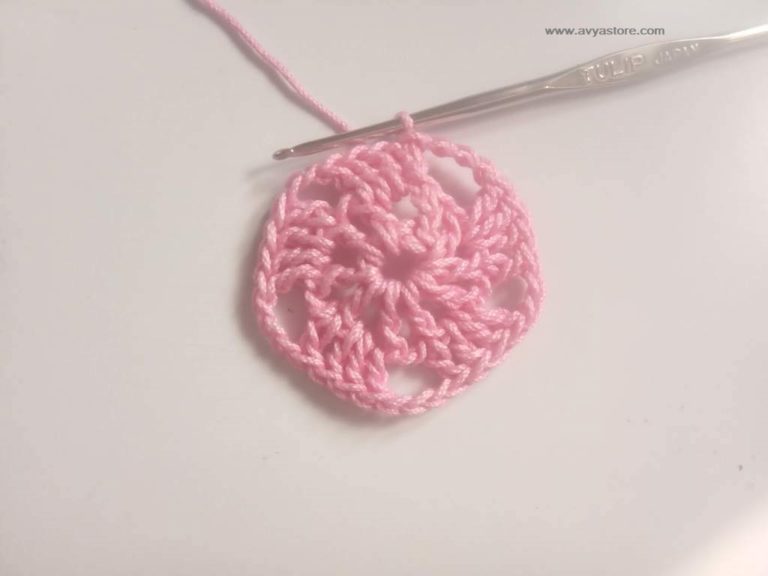 How To Crochet Pentagon Motif - Free Pattern and Instructions