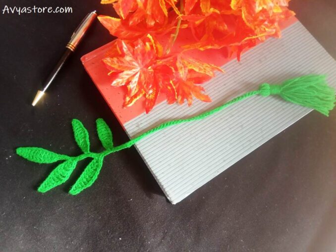 Crochet Leaves Bookmark - Free Pattern & Instructions